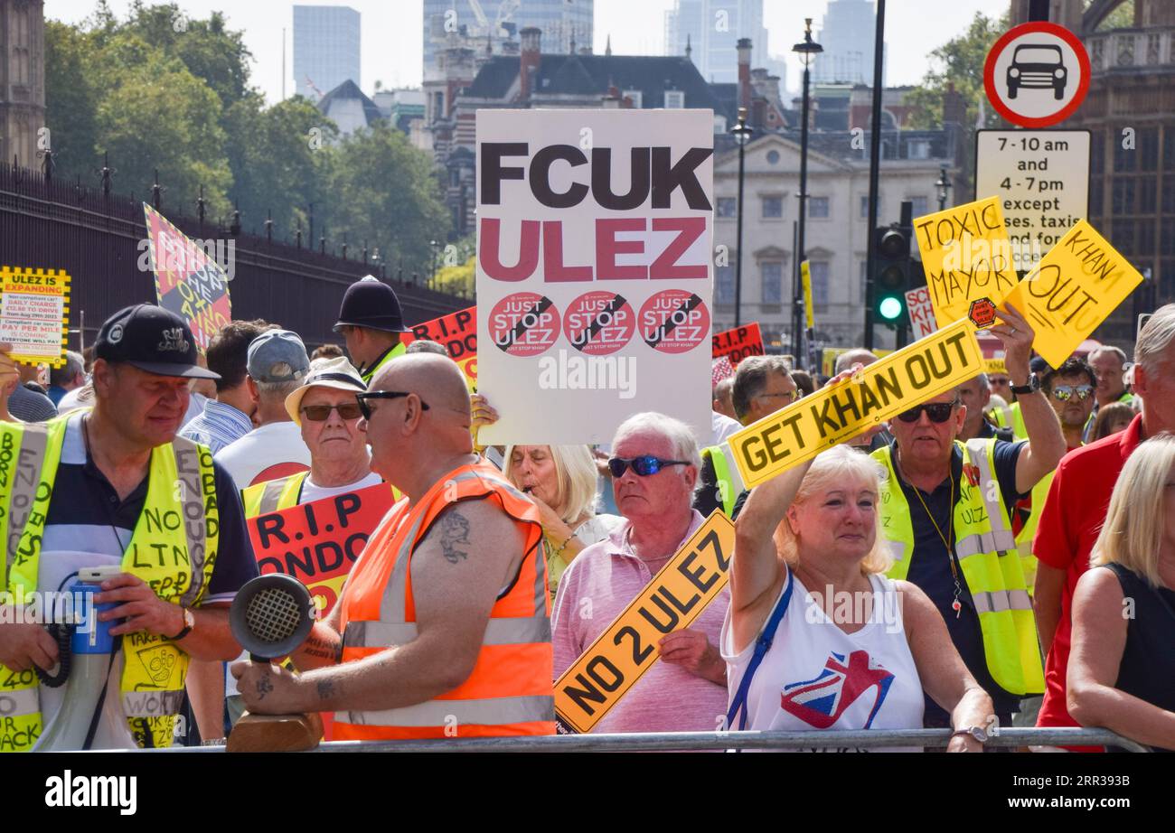 London, England, UK. 6th Sep, 2023. Anti-ULEZ protesters gather outside ...