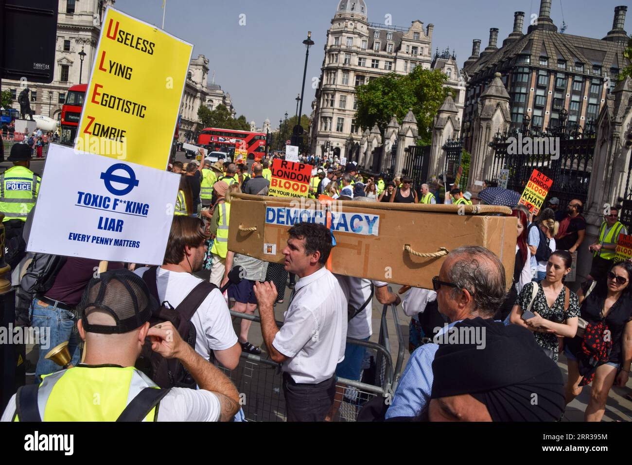 London, England, UK. 6th Sep, 2023. Anti-ULEZ protesters gather outside ...