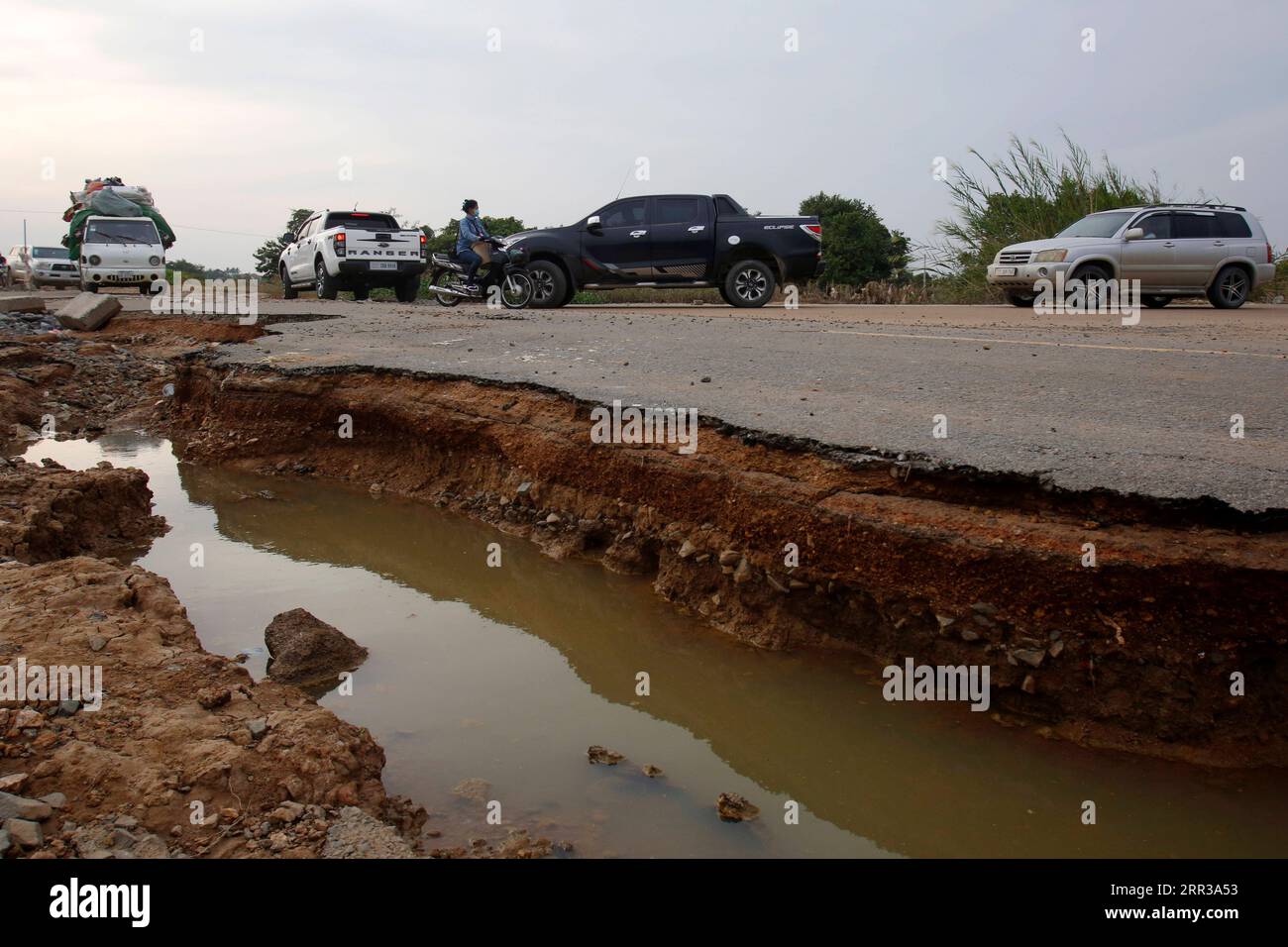 District disaster management committee hi-res stock photography and ...