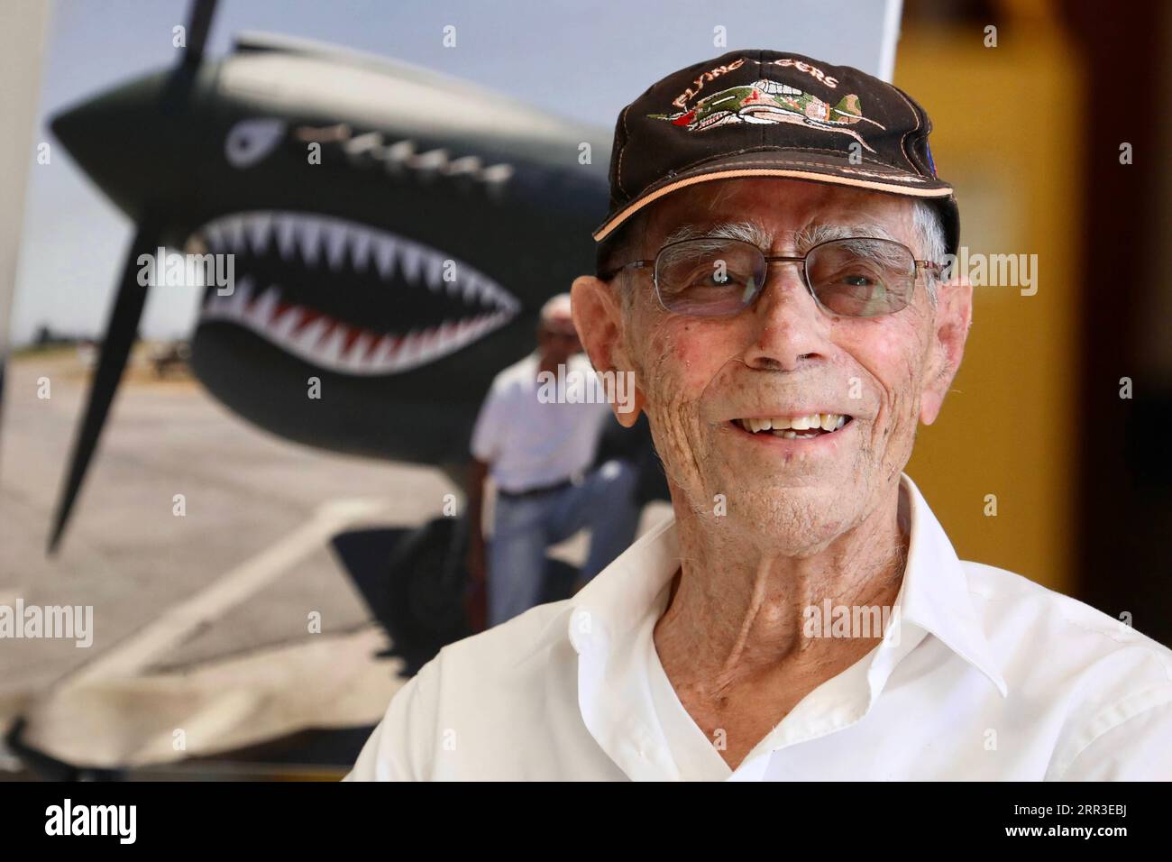 Onlokersho hi-res stock photography and images - Alamy