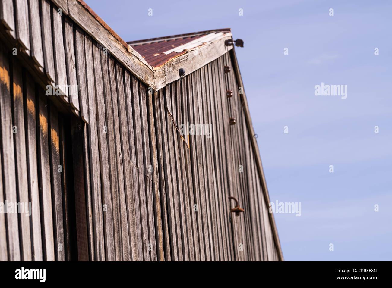 Old shed with shingle roof hi-res stock photography and images - Alamy