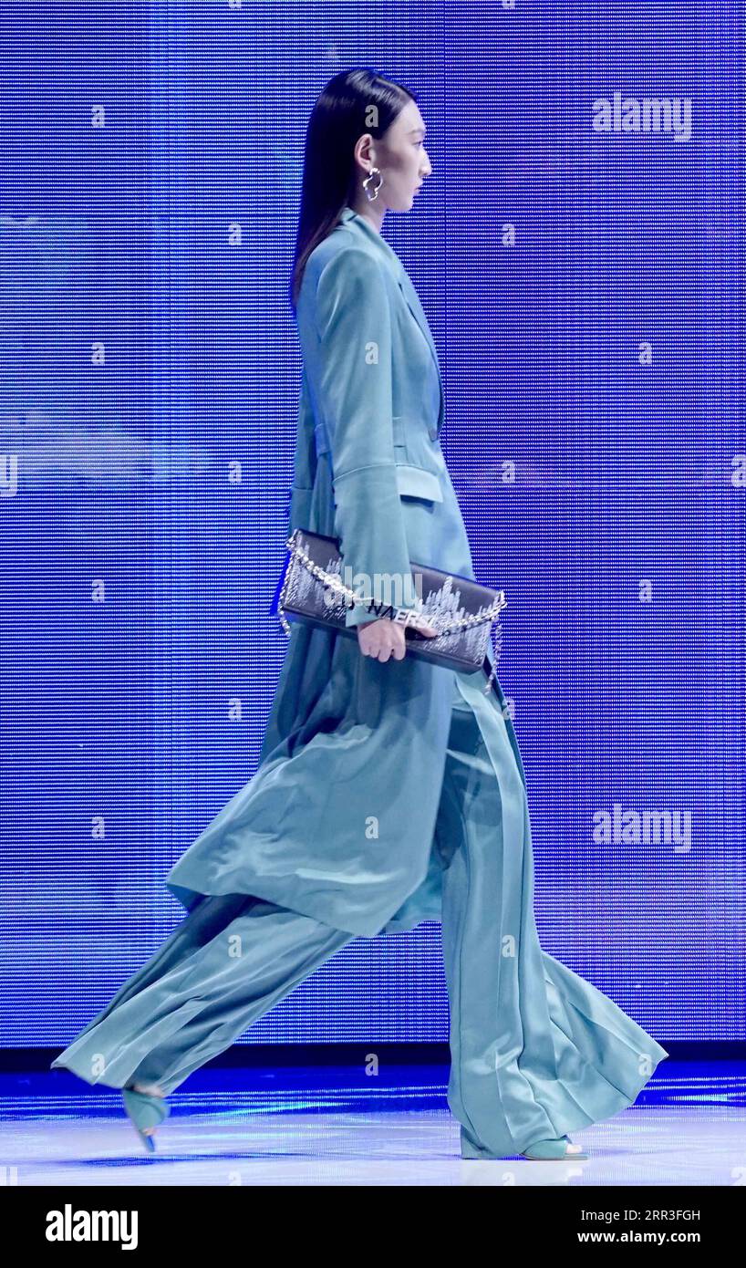 Show naersi hi-res stock photography and images - Alamy