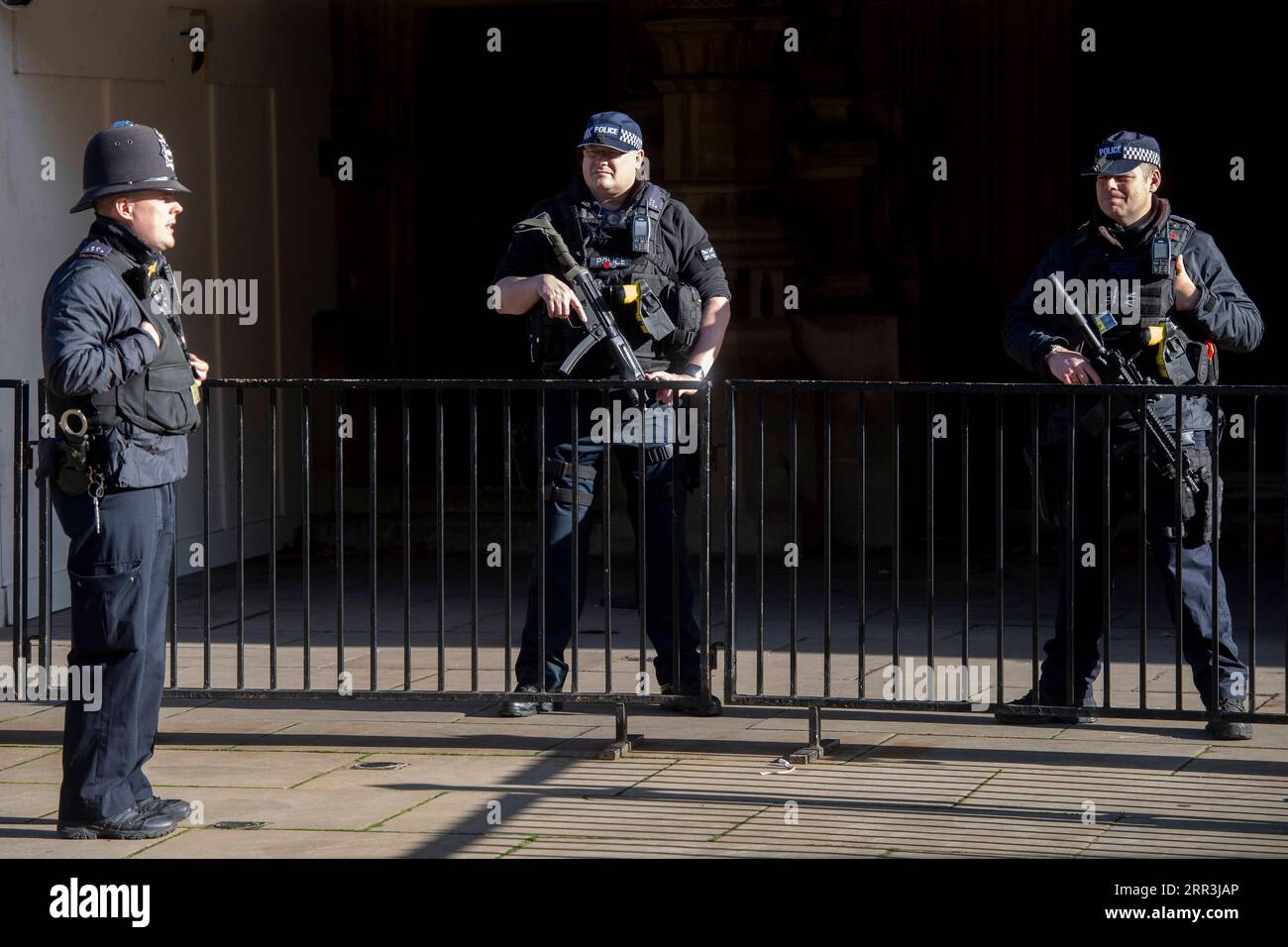 Armed police guard houses parliament hi-res stock photography and ...