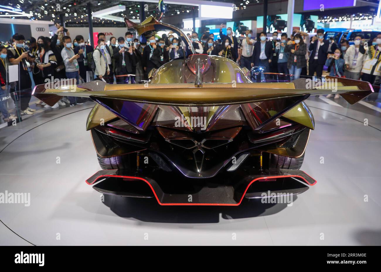 Carbon fiber monocoque chassis hi-res stock photography and images - Alamy