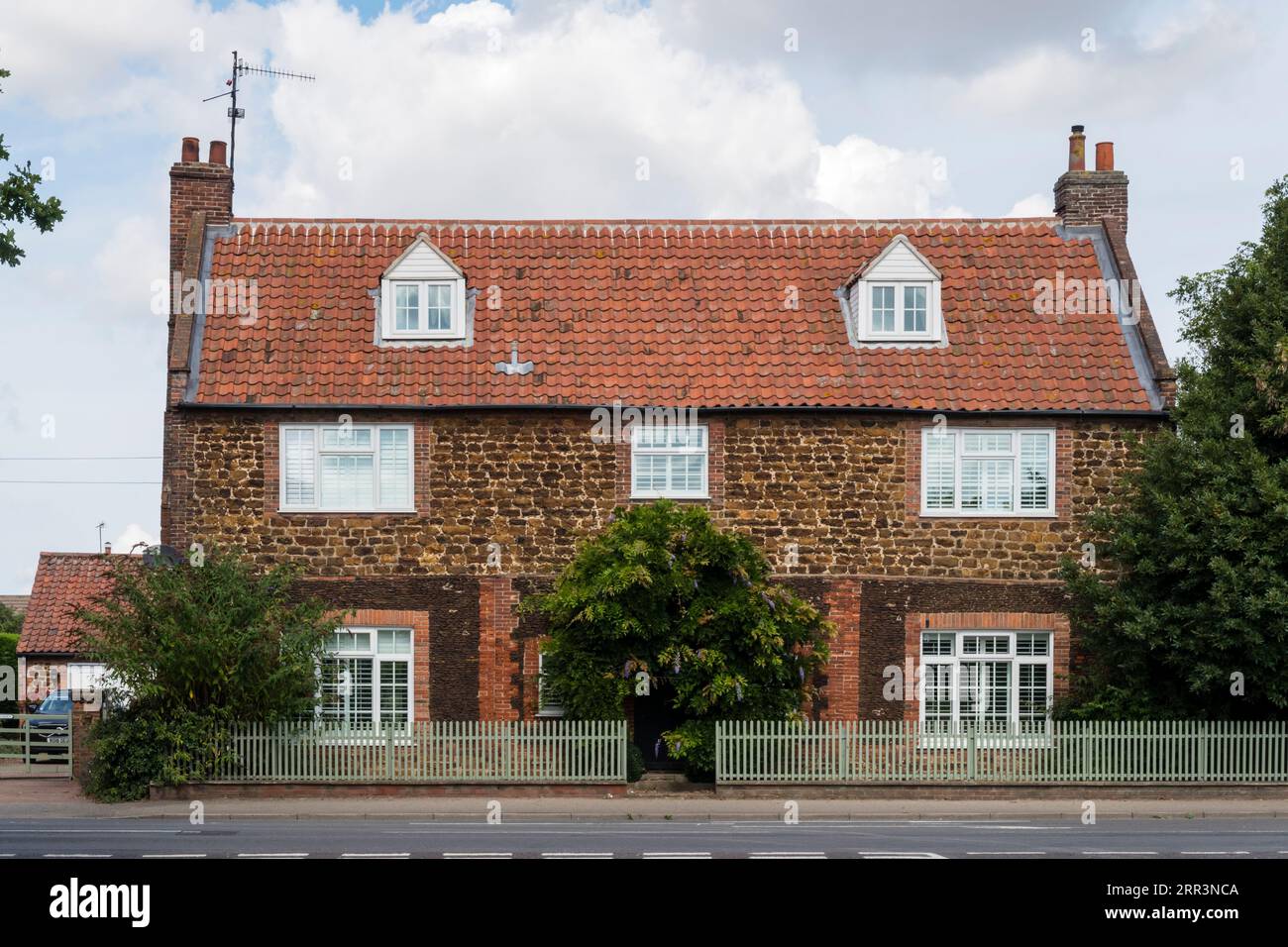 Pantile roof hi-res stock photography and images - Alamy