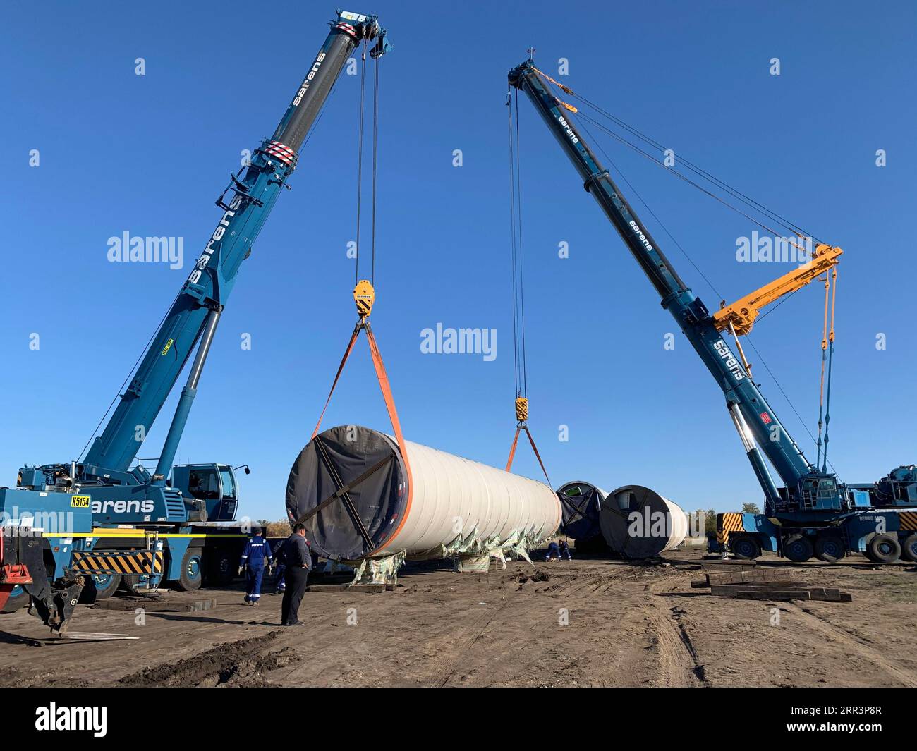 China wind farm installation hi-res stock photography and images - Alamy