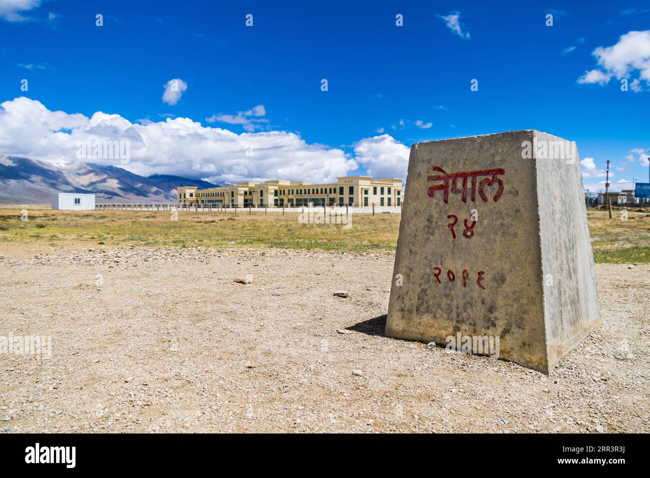 HImalayan Mountains and Road to Korala Border between Tibet China and Upper Mustang, Nepal Stock ...