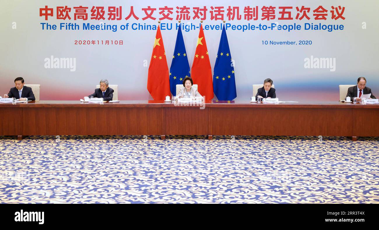 Chunlan dialogue hi-res stock photography and images - Alamy