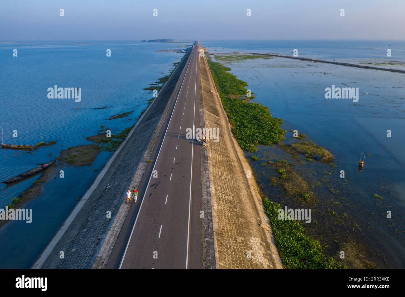 Itna-Mithamoin-Austagram all-weather road goes straight through a vast ...
