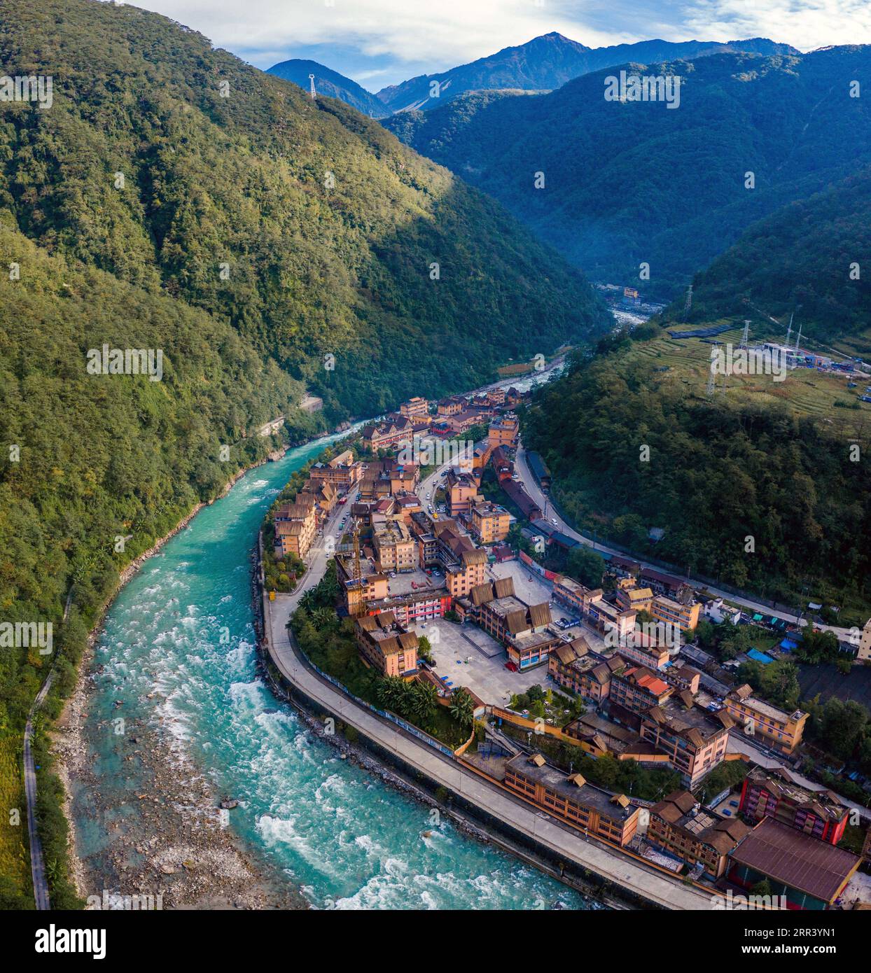 201114 -- KUNMING, Nov. 14, 2020 -- Aerial photo taken on Oct. 31, 2020 ...