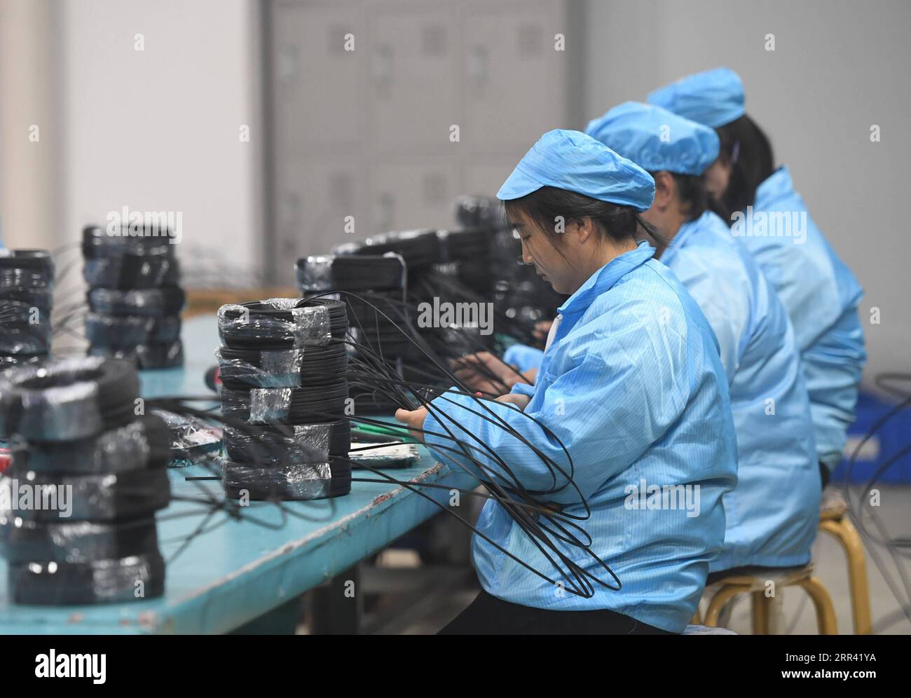 Technology china 1970s hi-res stock photography and images - Alamy