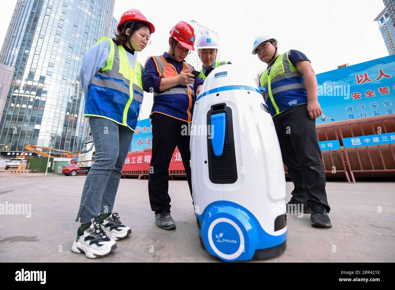 Worksite efficiency hi-res stock photography and images - Alamy