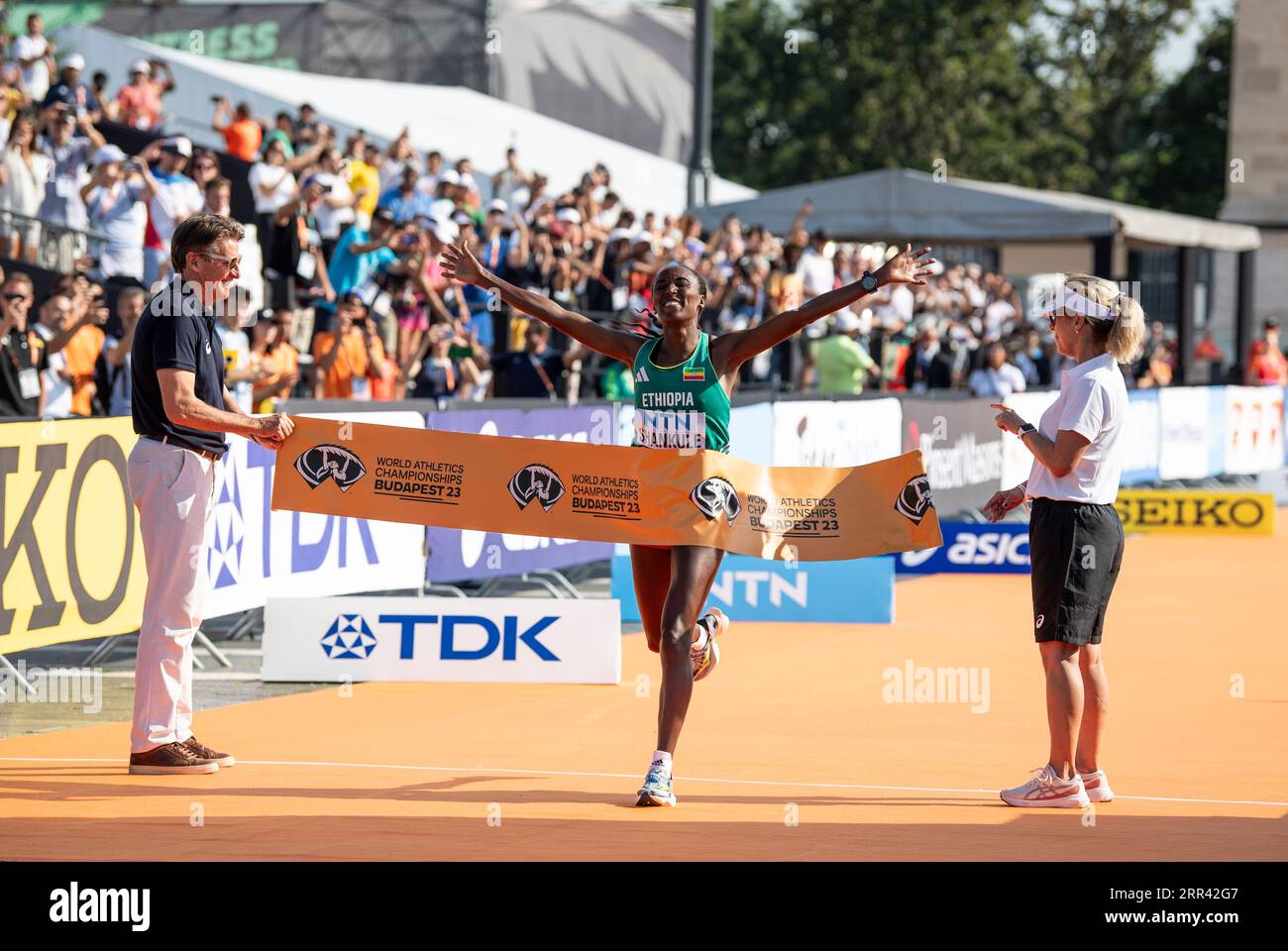 Amane Beriso Shankule of Ethiopia crossing the finishing line to win ...