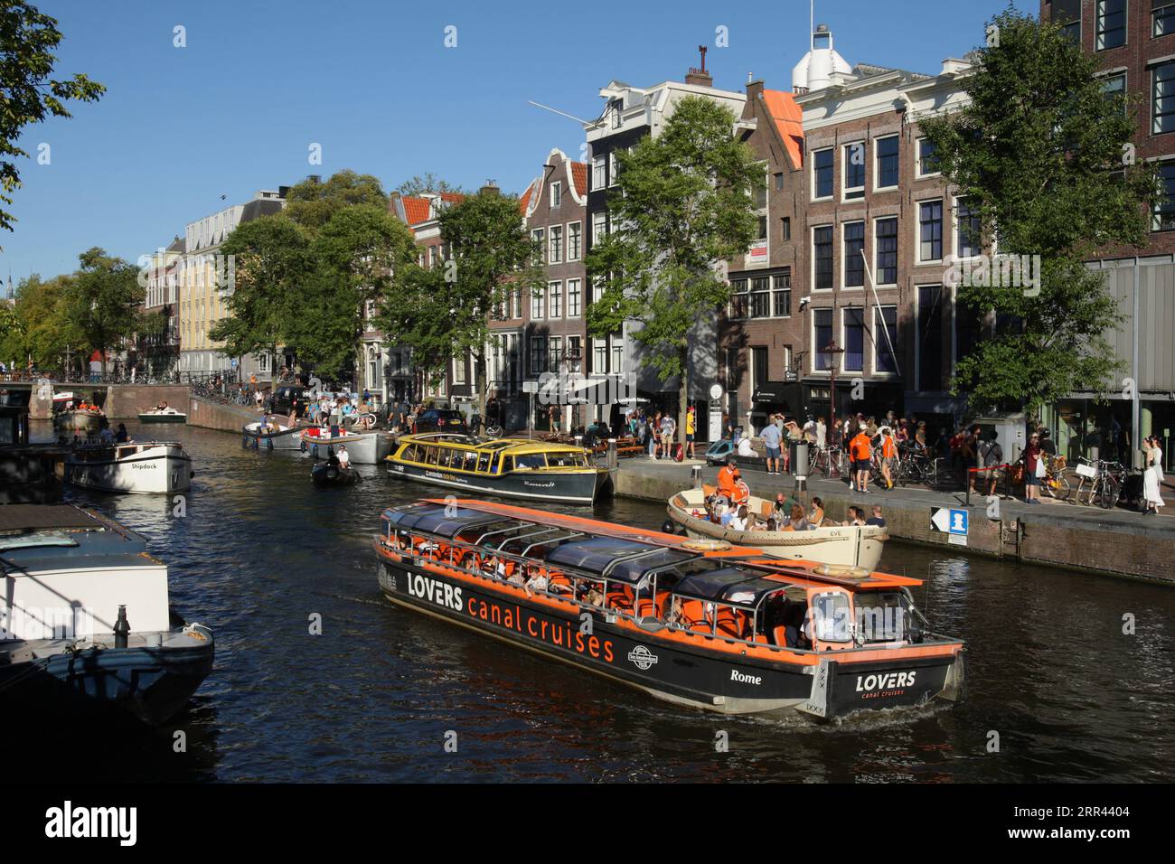 Amsterdam, Netherlands. 06th Sep, 2023. A general view shows tourists ...