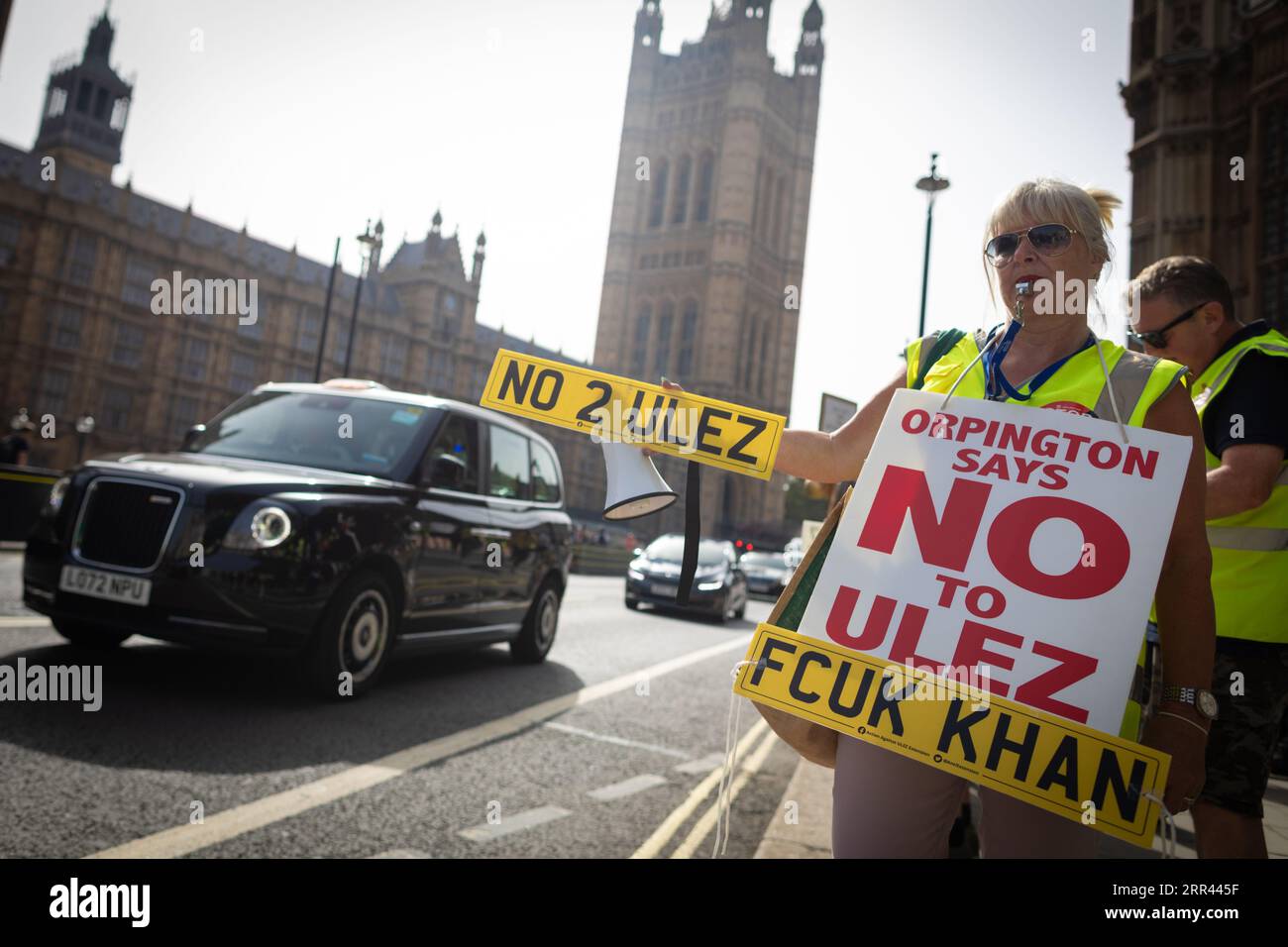 Paris, France. 06th Sep, 2023. A protester holding a placard against ...