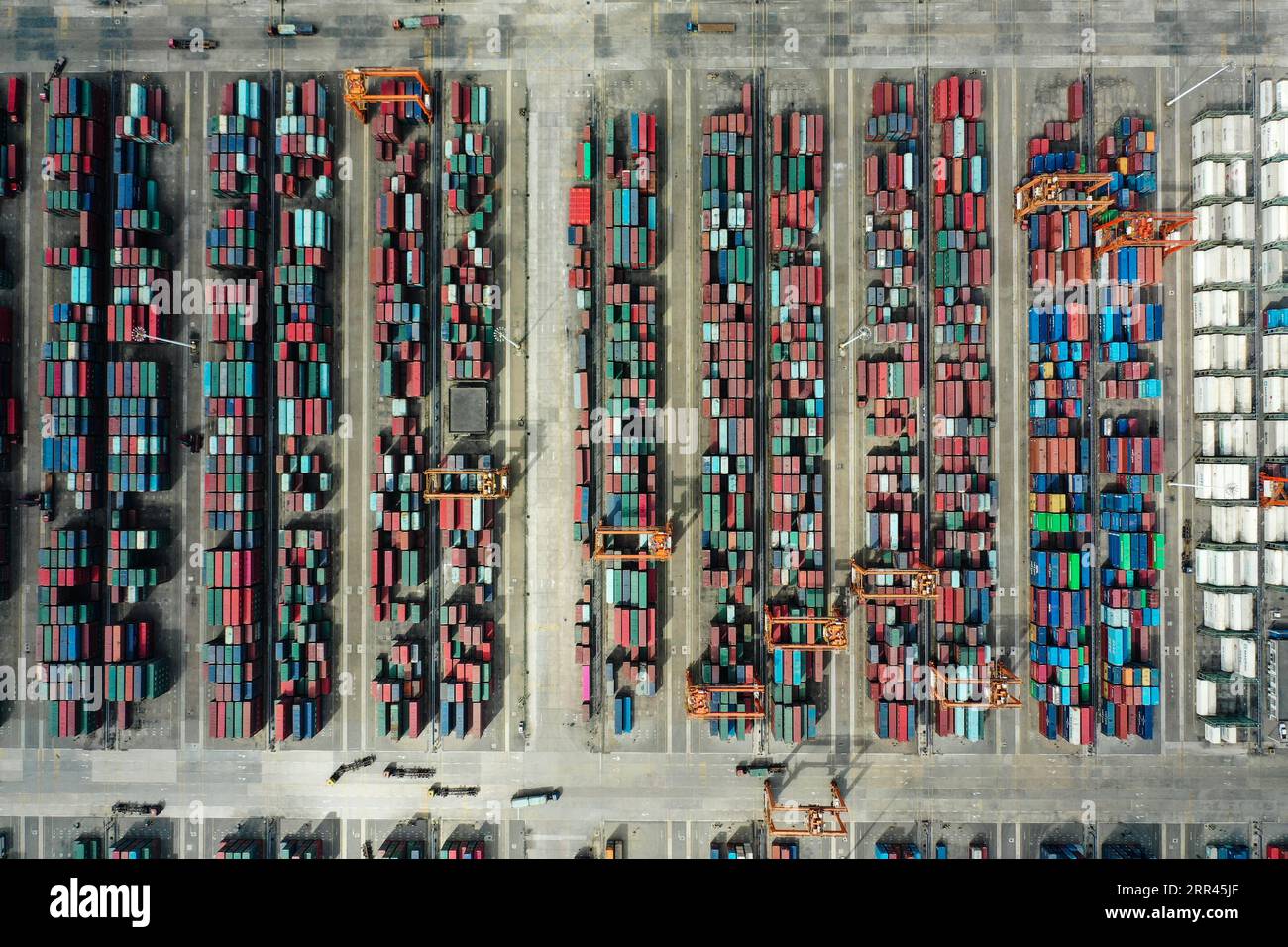 19 tonnes hi-res stock photography and images - Alamy