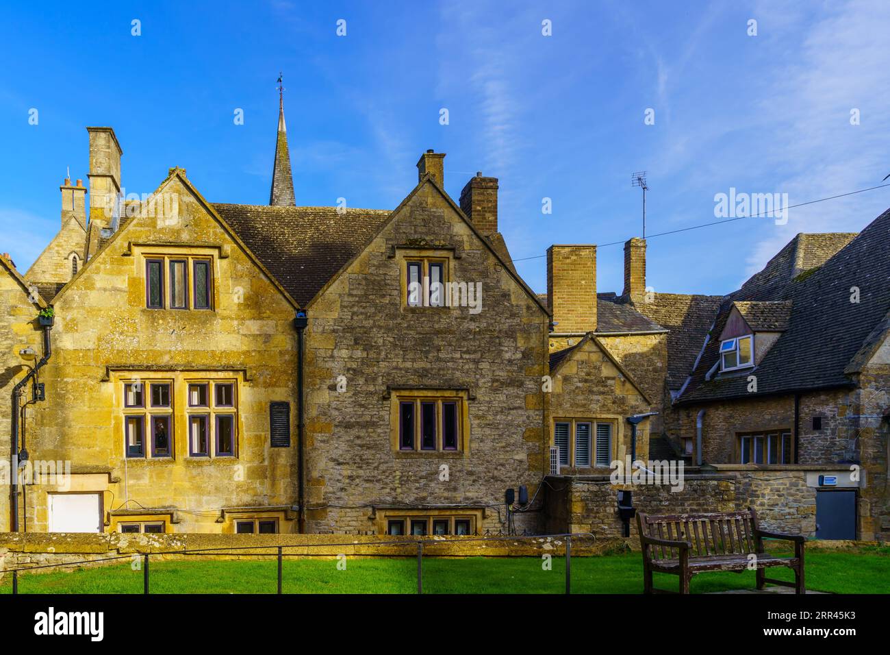 View of typical buildings, in Stow-on-the-Wold, the Cotswolds region ...