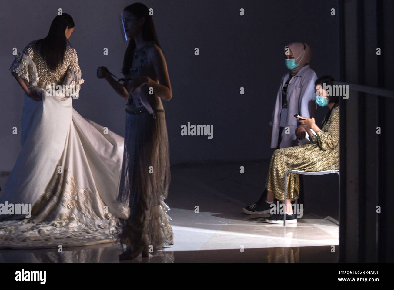 Designer shows backstage hi-res stock photography and images - Alamy