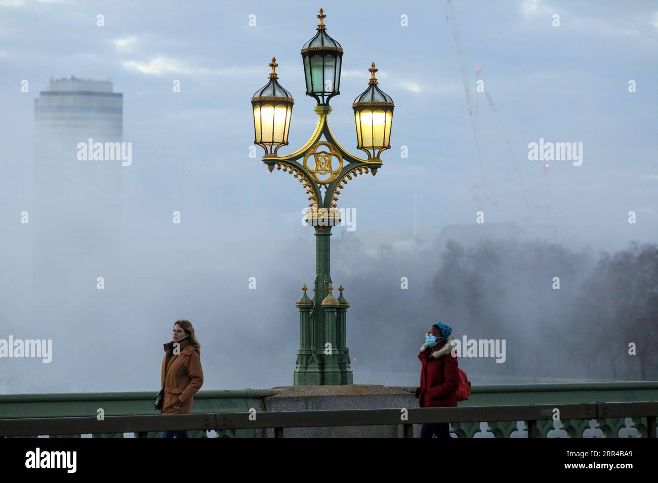 Three tier bridge hi-res stock photography and images - Alamy