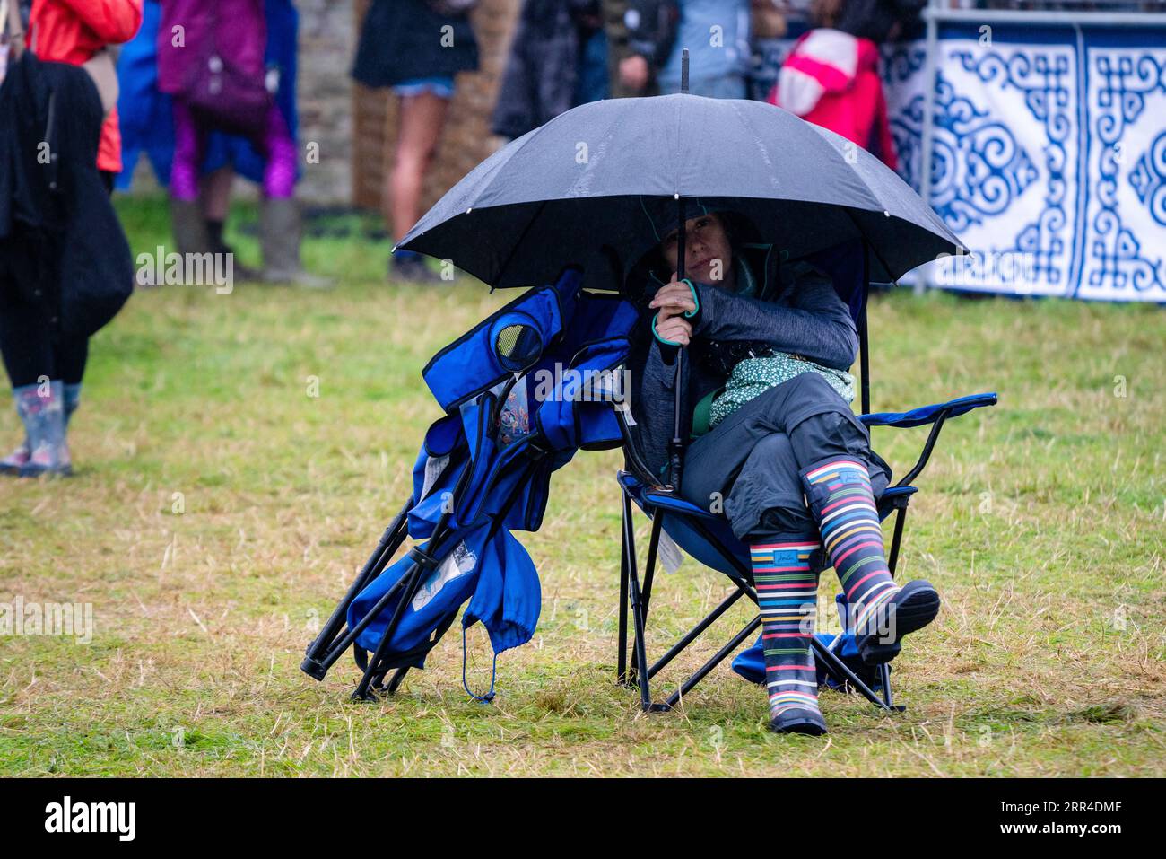 Soaking wet woman rain hi-res stock photography and images - Alamy