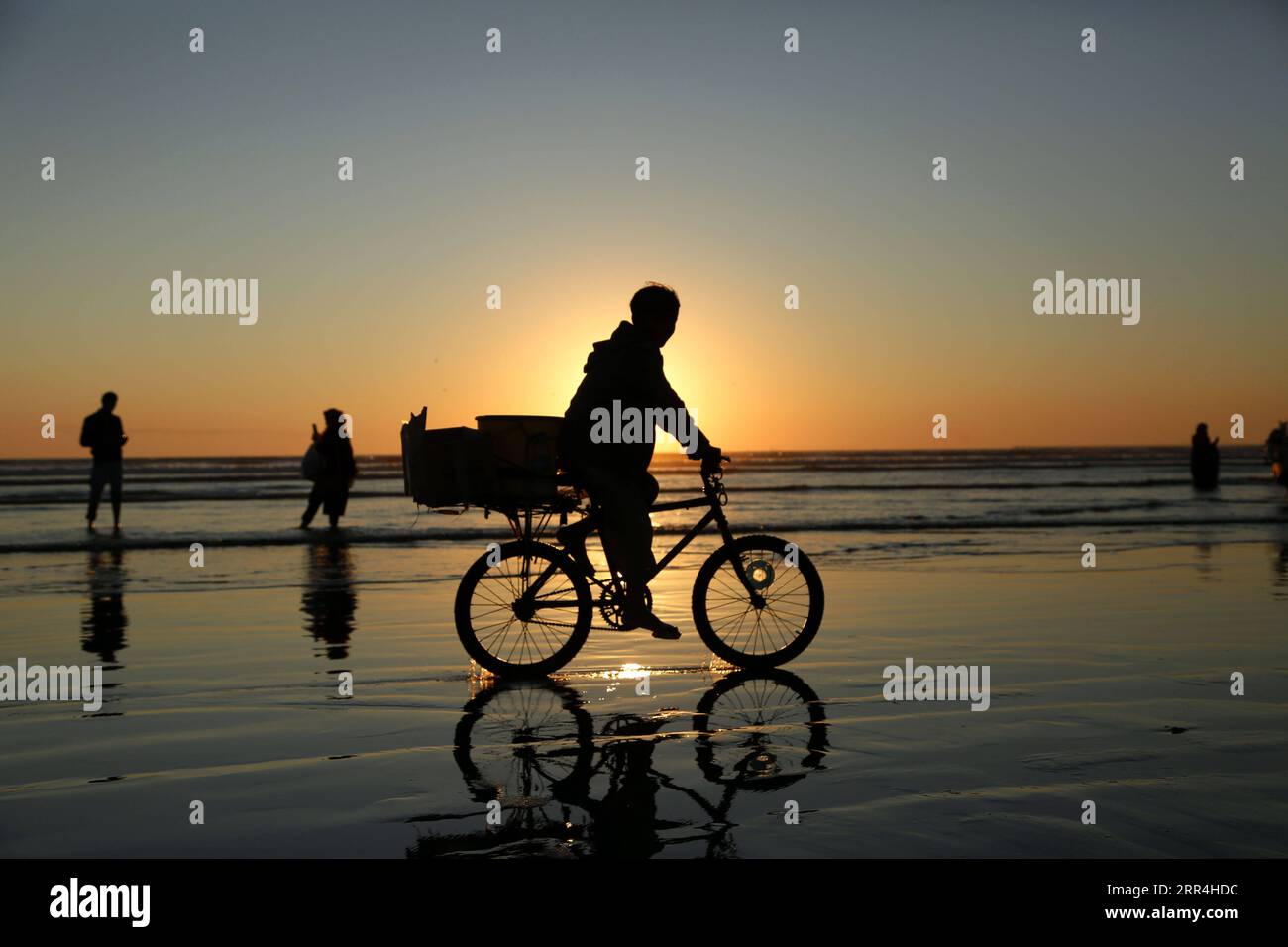 Pakistan boy bicycle hi-res stock photography and images - Alamy
