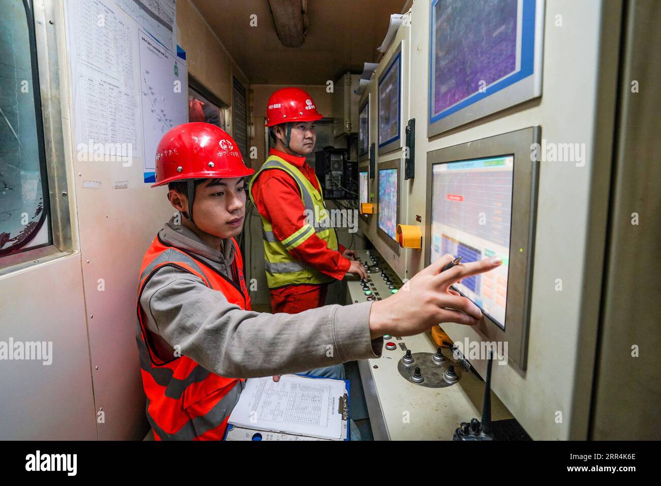 Shield tunneling machine hi-res stock photography and images - Alamy