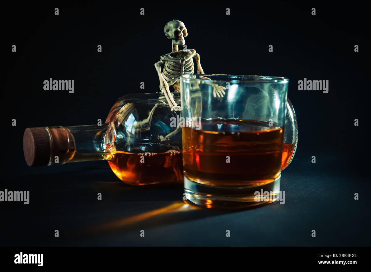 Human skeleton sitting hi-res stock photography and images - Alamy