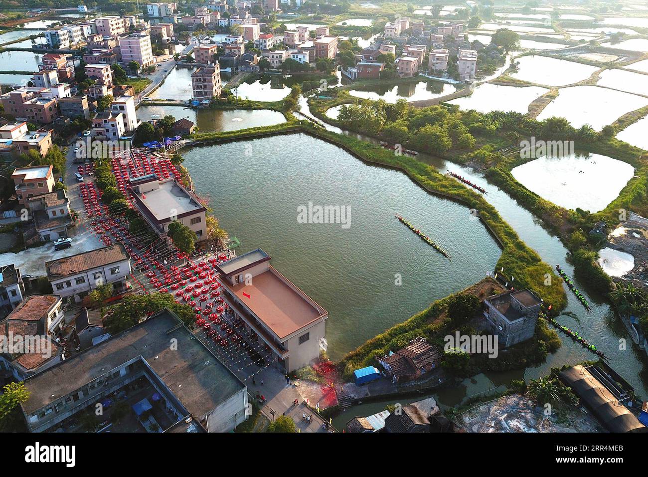 Ancient chinese irrigation hi-res stock photography and images - Alamy