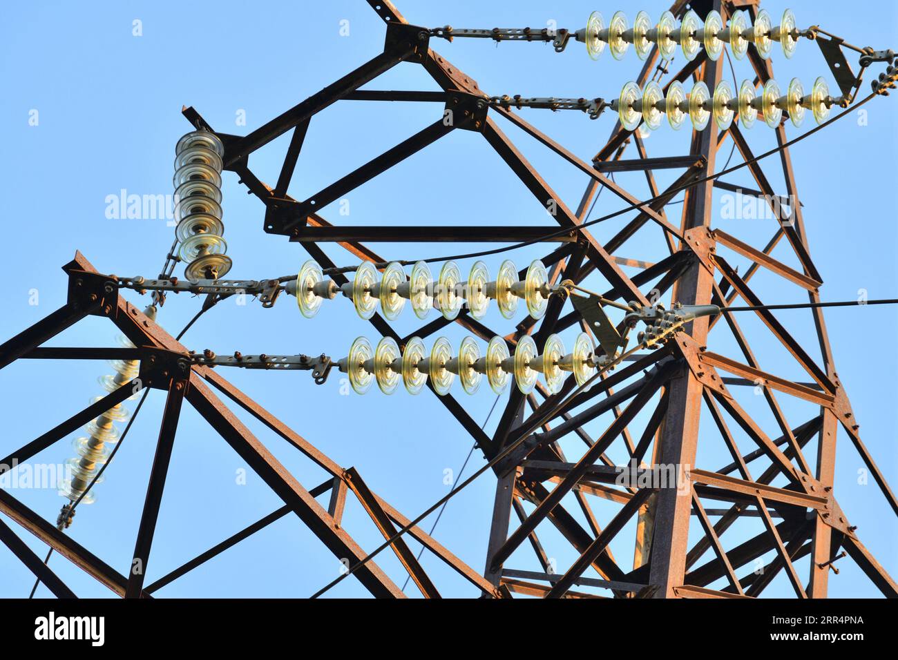 Overhead power transmission towers with ceramic and the glass line ...