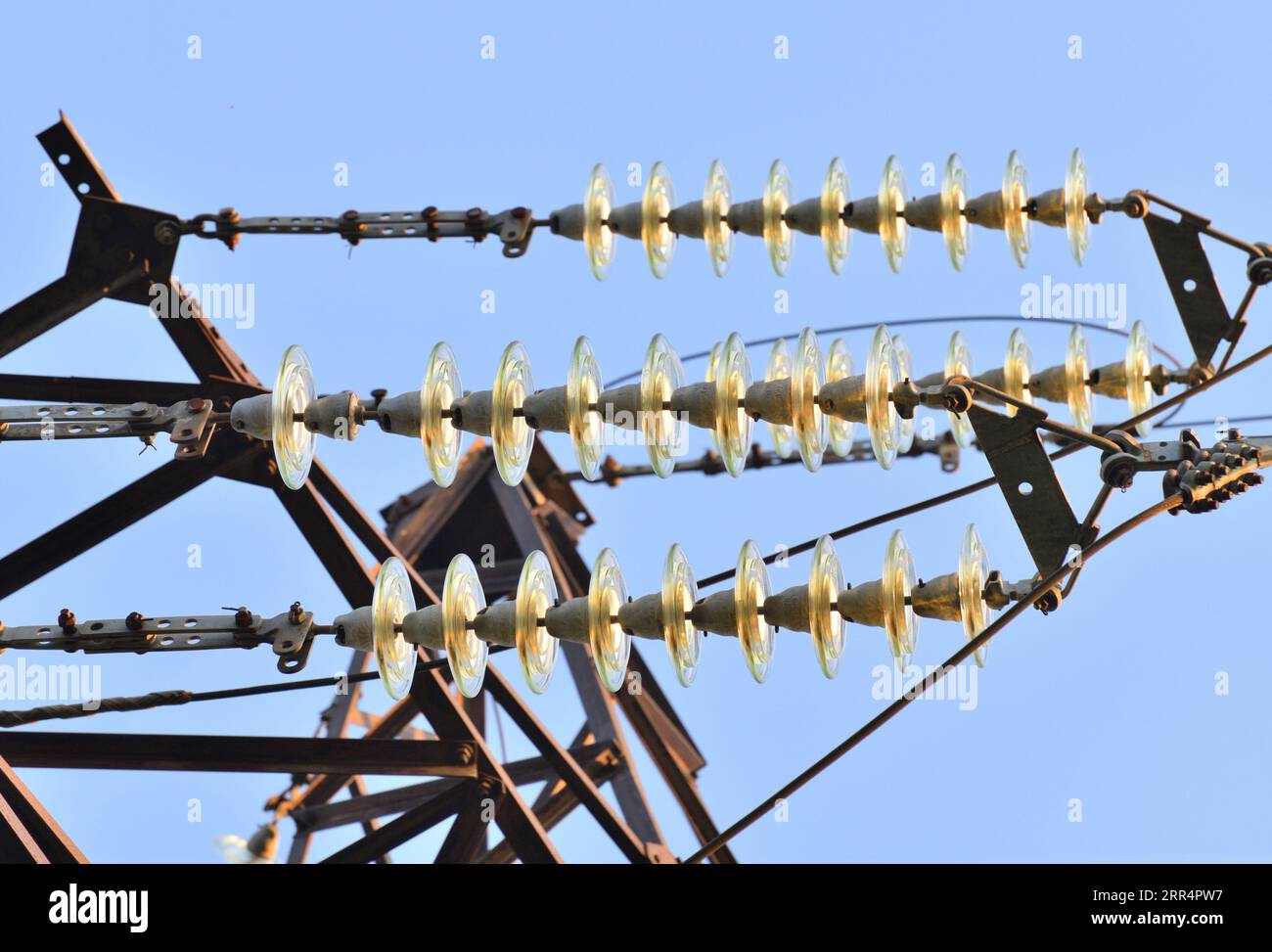Overhead power transmission towers with ceramic and the glass line ...