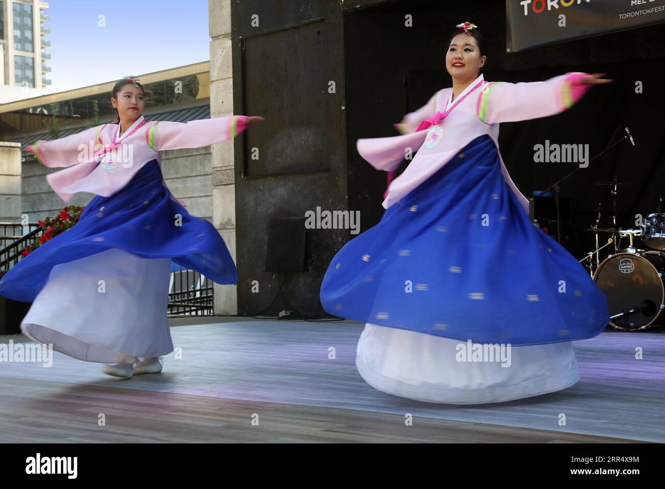Toronto, Canada. 25th Aug, 2023. Korean girls perform a traditional ...