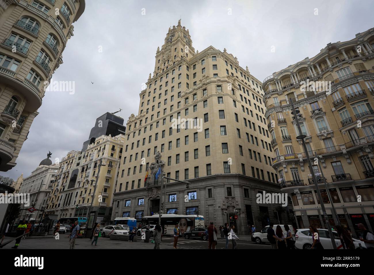 28 gran via street hi-res stock photography and images - Alamy