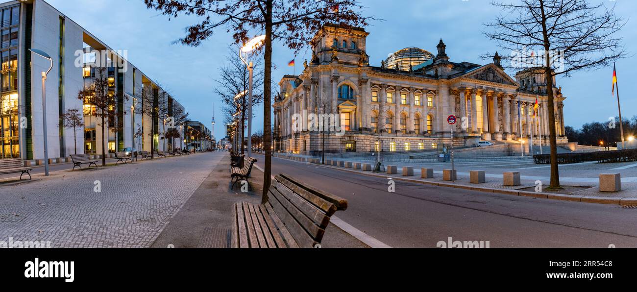 Reichstag's dome hi-res stock photography and images - Alamy