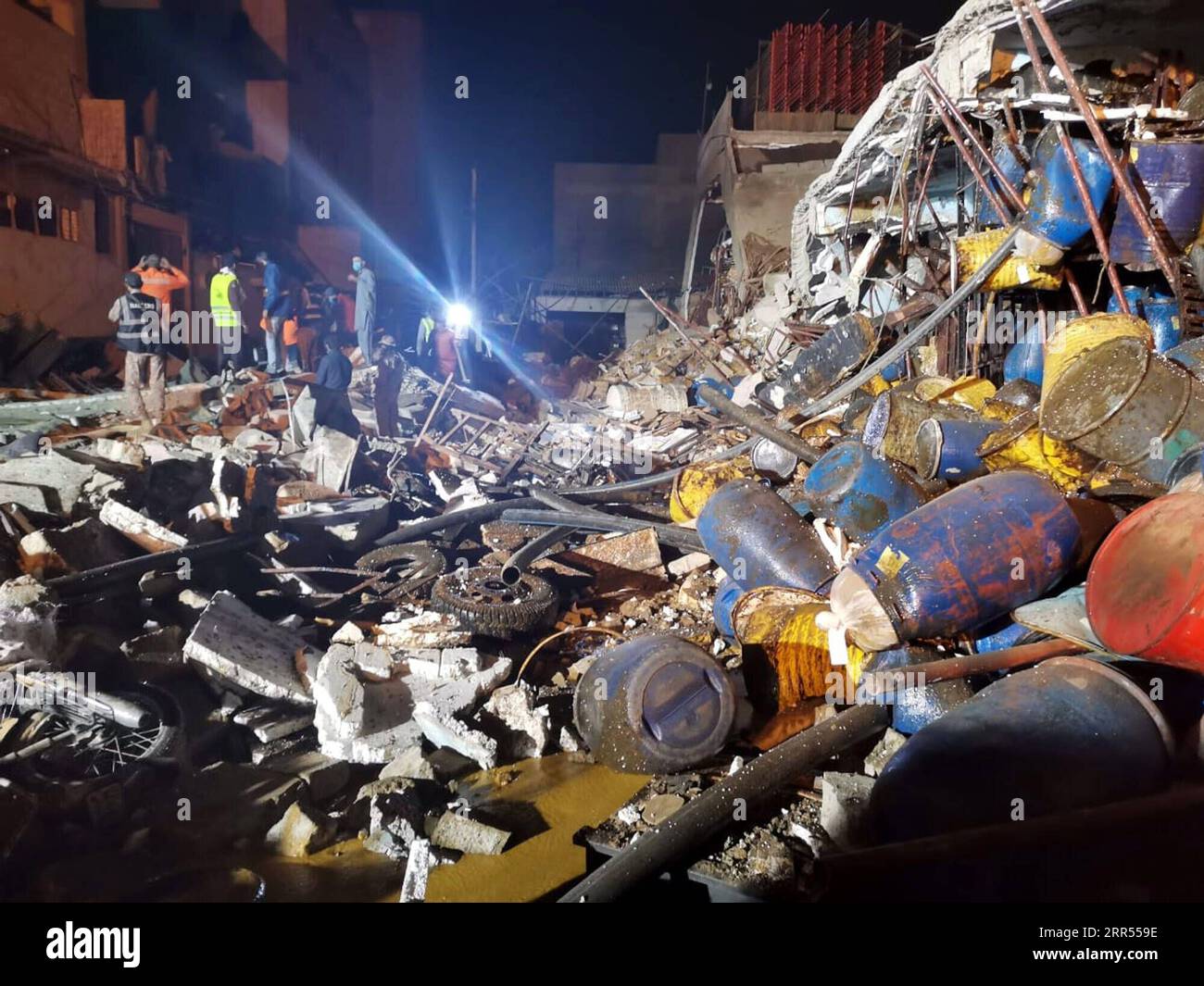 201223 -- KARACHI, Dec. 23, 2020 -- Photo taken with mobile phone shows ...