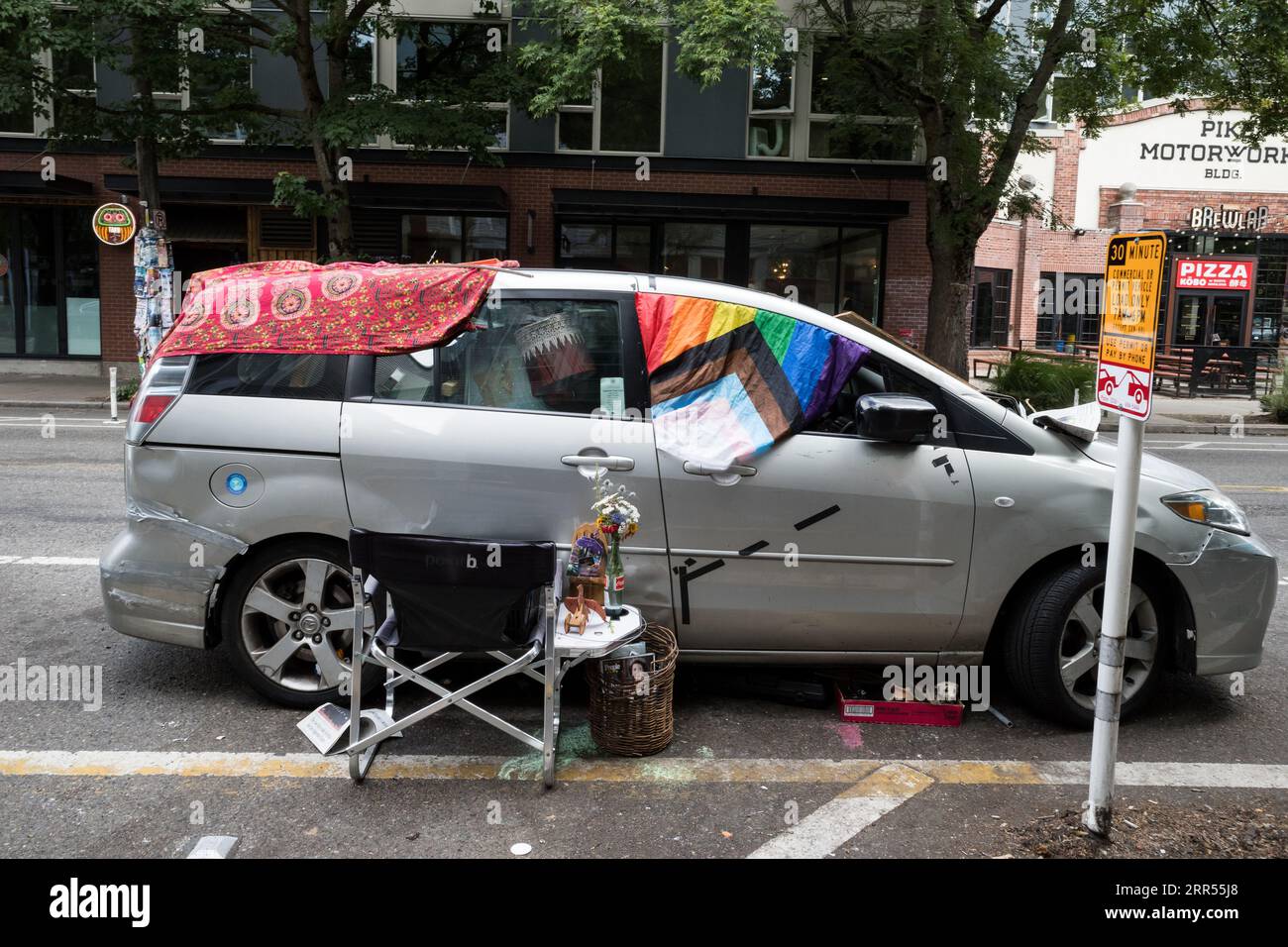 Homeless living car hi-res stock photography and images - Alamy