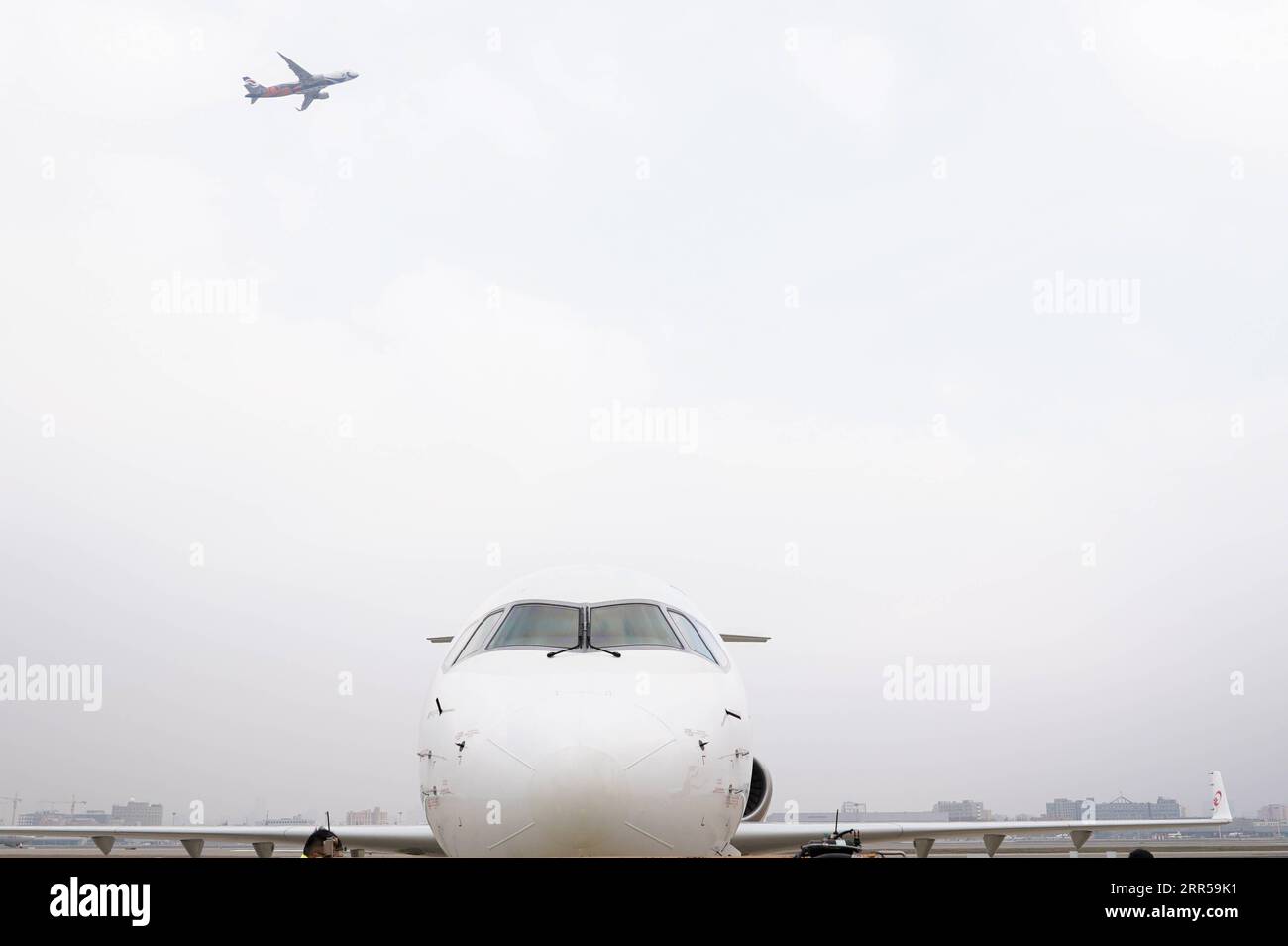 Arj21 hi-res stock photography and images - Alamy