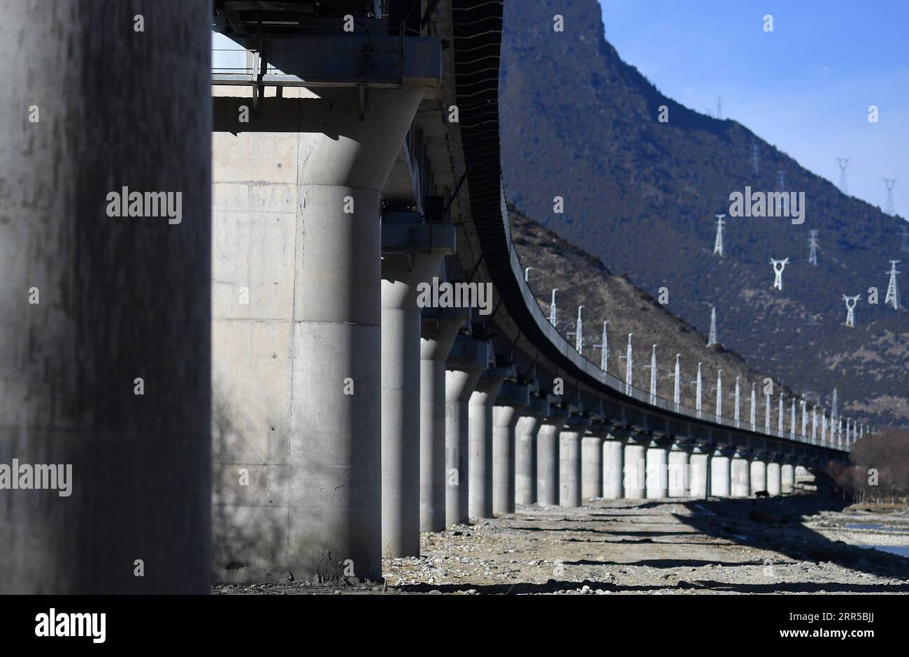 201231 -- LHASA, Dec. 31, 2020 -- Photo taken on Dec. 27, 2020 shows a ...
