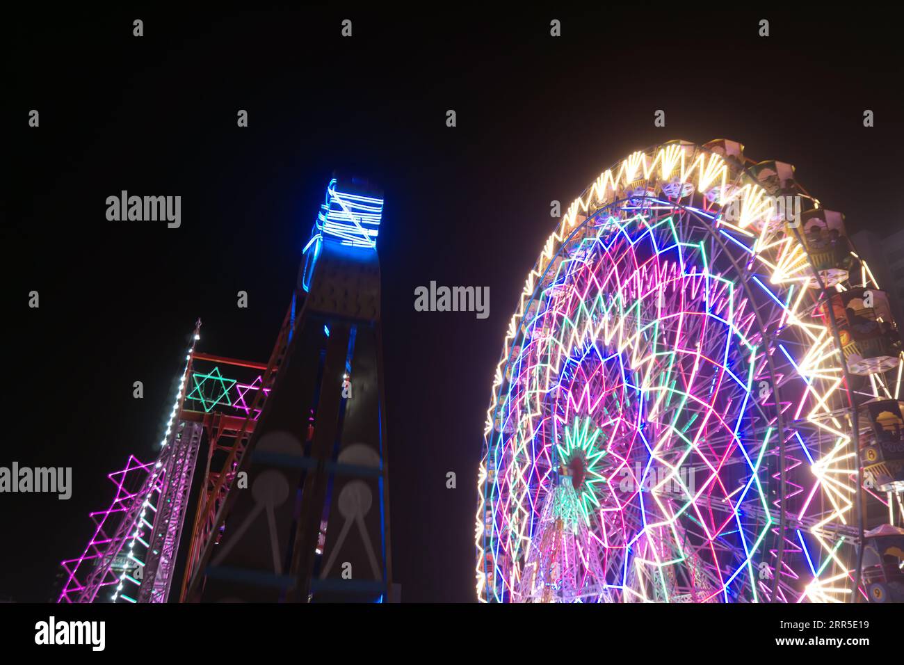 Rajkot, India. 6th September, 2023. Heavy rides climbing to the sky ...