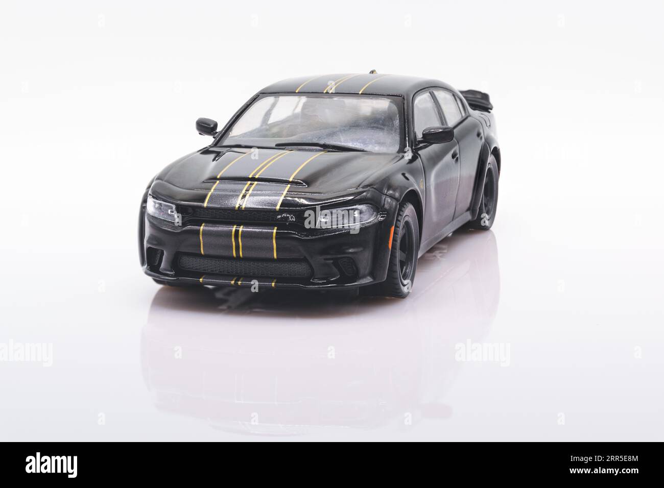 Fast&Furious Dodge Charger SRT Hellcat 1:43 model car, front view ...
