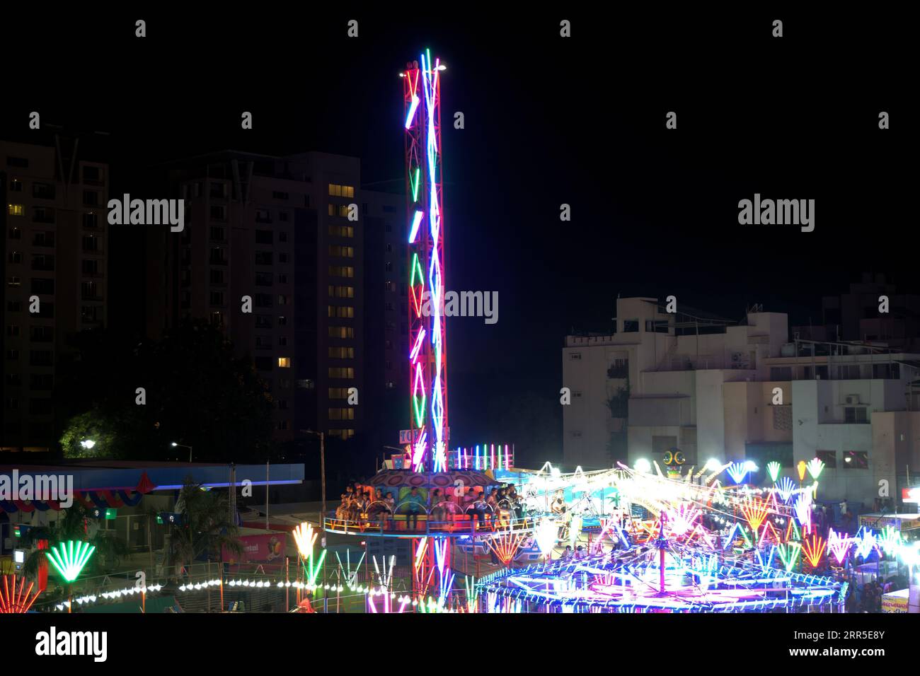 Rajkot, India. 6th September, 2023. Hair Riser Ferris wheel pull down ...