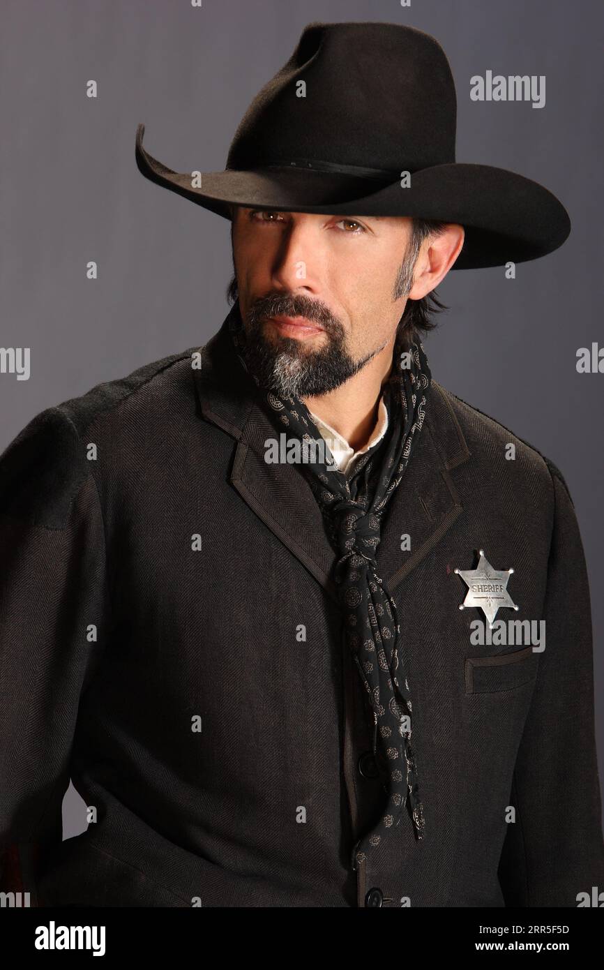 Gunfighters tv hi-res stock photography and images - Alamy