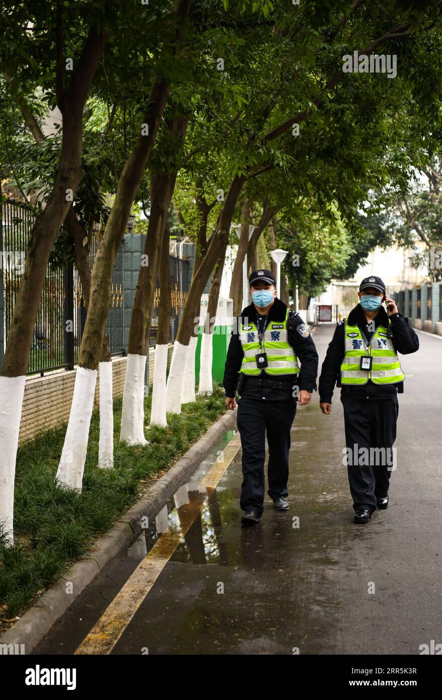 210109 -- CHENGDU, Jan. 9, 2021 -- Qiao ZhibingR and Yang Duo patrol at ...