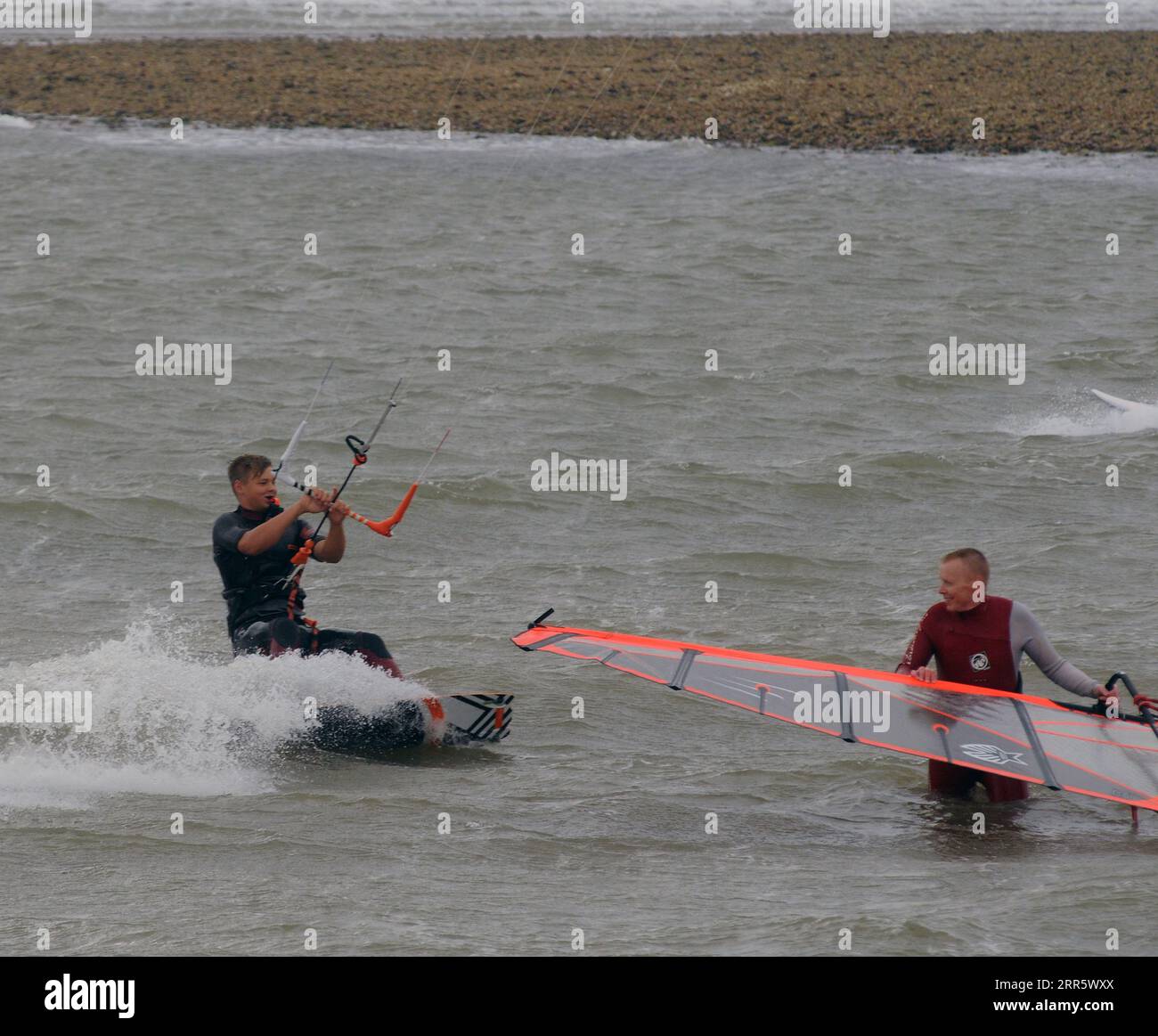 NEAR COLLISION KITE SURFER AND WINSDSURFER WEST BEACH, HILLHEAD' PIC ...