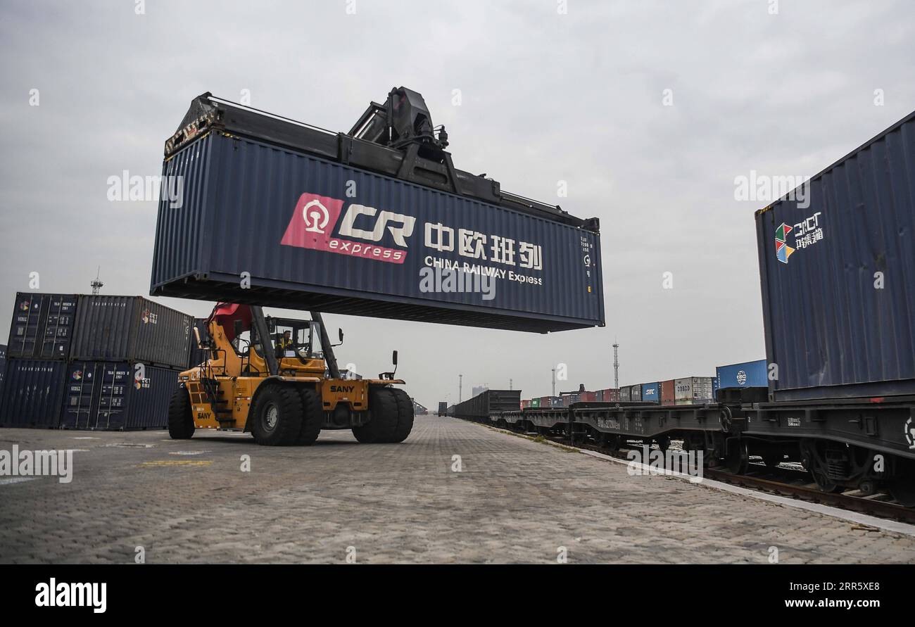 China train expansion hi-res stock photography and images - Alamy