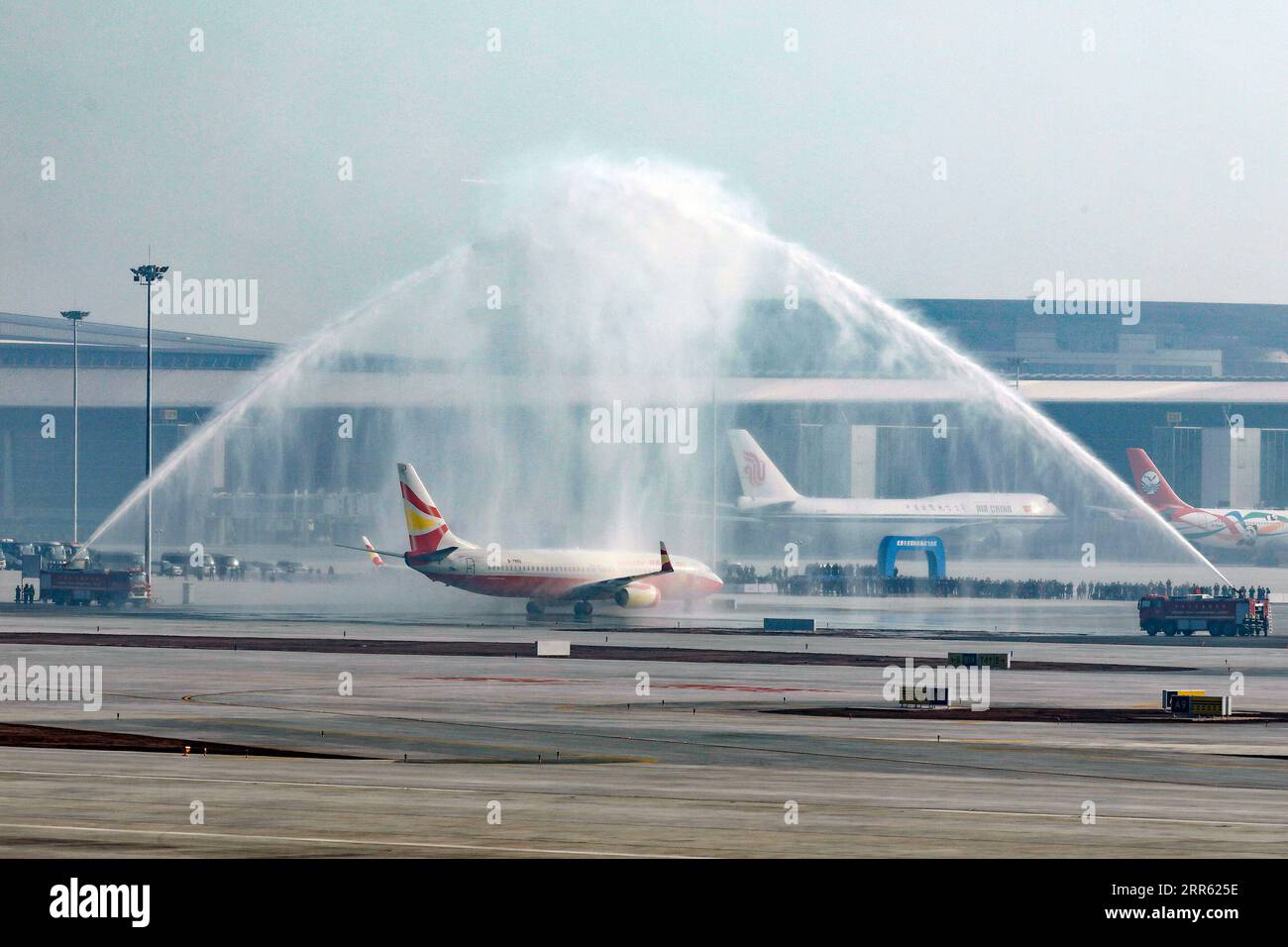 B737 80 hi-res stock photography and images - Alamy