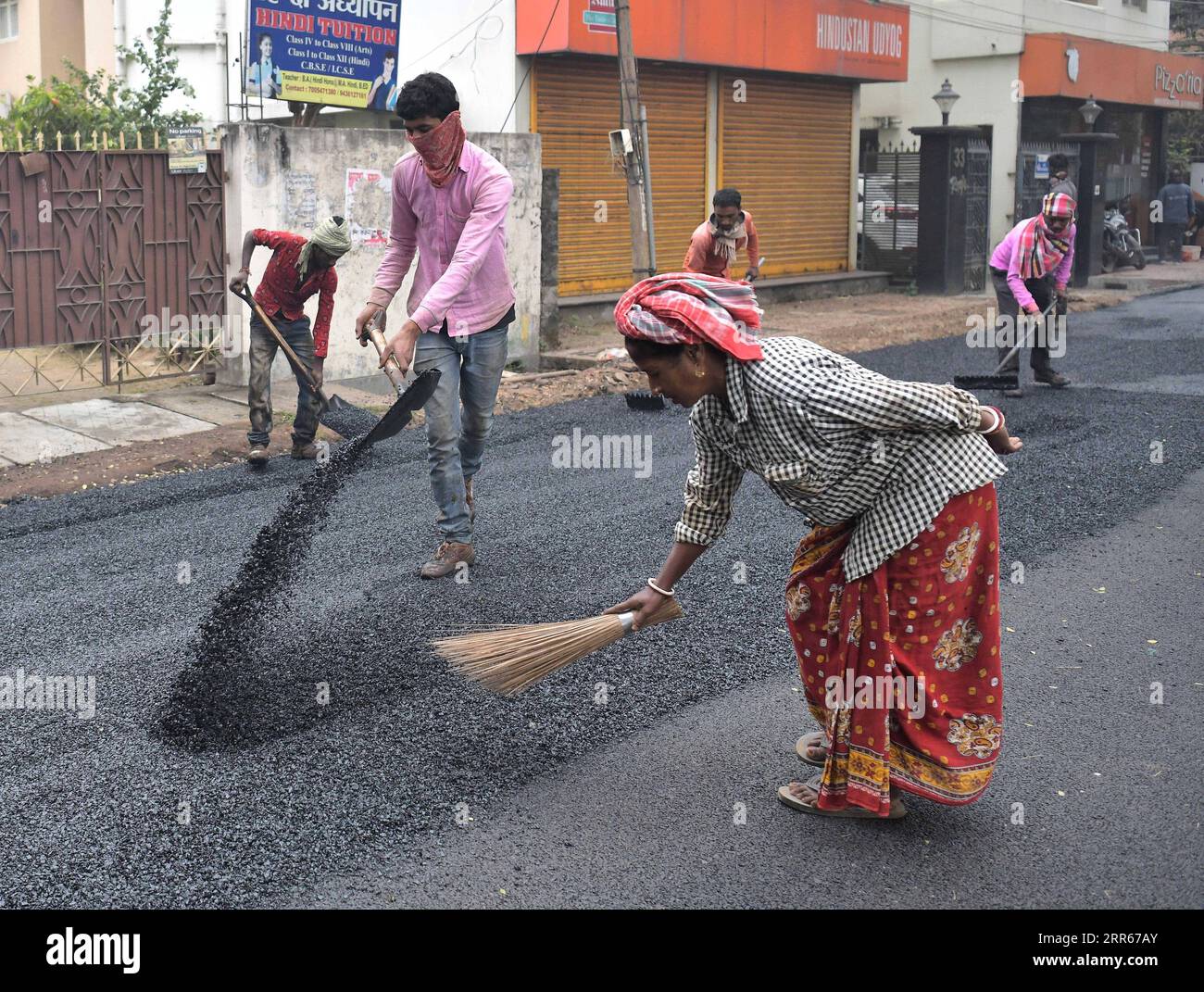 210129 -- AGARTALA, Jan. 29, 2021 -- People are engaged in making ...