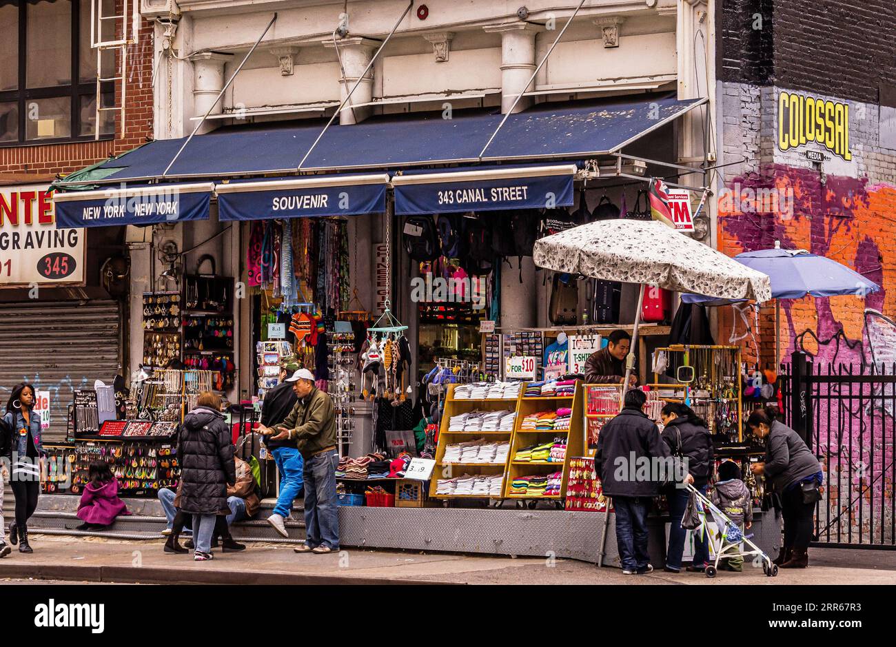 Canal street shops manhattan new hi-res stock photography and images ...