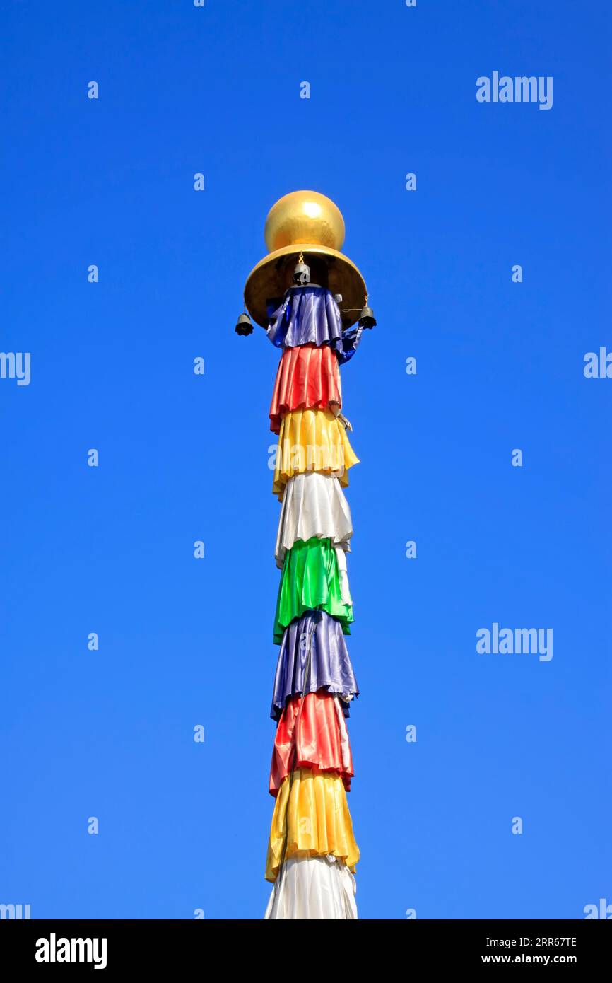 Lama temple buildings hi-res stock photography and images - Alamy