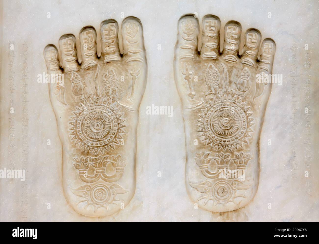 6 toes sculpture hi-res stock photography and images - Alamy