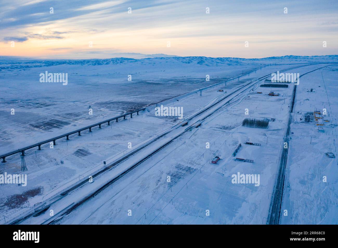 Windy road china aerial hi-res stock photography and images - Alamy